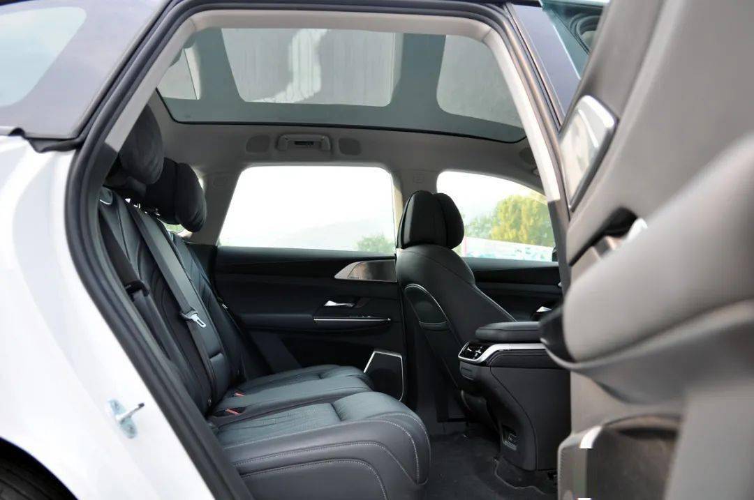 车端800V是最大优势 TC君试驾小鹏G9两驱版_搜狐汽车_搜狐网