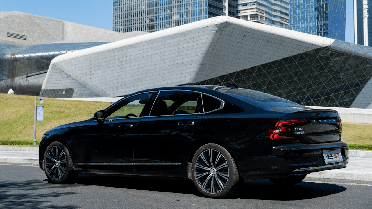 年轻人也喜欢？试驾23款沃尔沃S90，来自北欧的高性价比之选_搜狐汽车_搜狐网