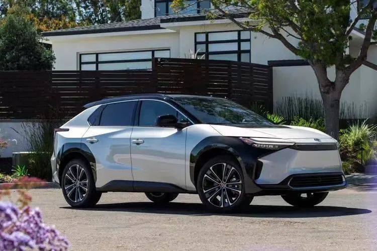 合资纯电中型SUV不到20万元！一汽丰田bZ4X到底值不值？_搜狐汽车_搜狐网