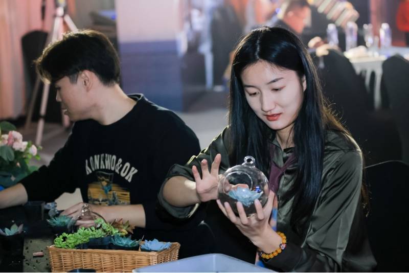 解锁智能电混新次元，领克01EM家族青岛站正式上市_搜狐汽车_搜狐网