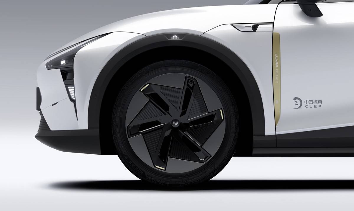 首搭高通8295,智能顶配|集度ROBO-01探月限定版发布_搜狐汽车_搜狐网