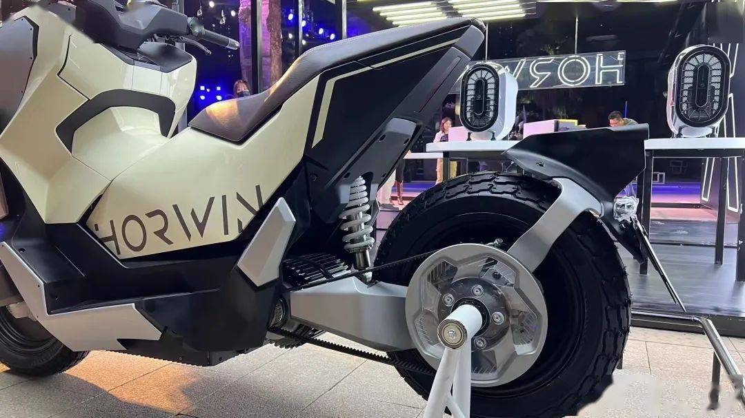 零百2.8秒，HROWIN电动踏板上市，126800元起_搜狐汽车_搜狐网