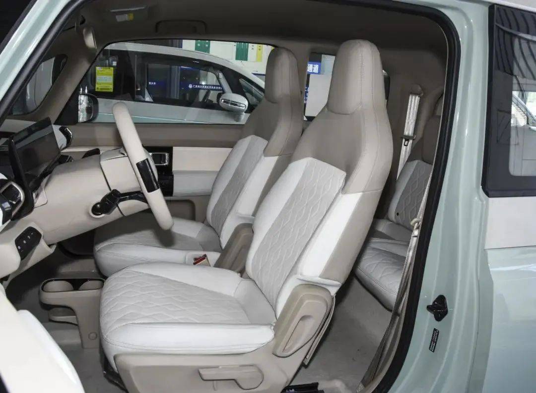 11月3日首发 宝骏KiWi EV草莓熊限定版预告图发布_搜狐汽车_搜狐网