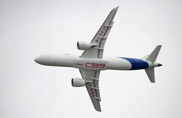 C919再签300架订单！_国产_飞机_博览会