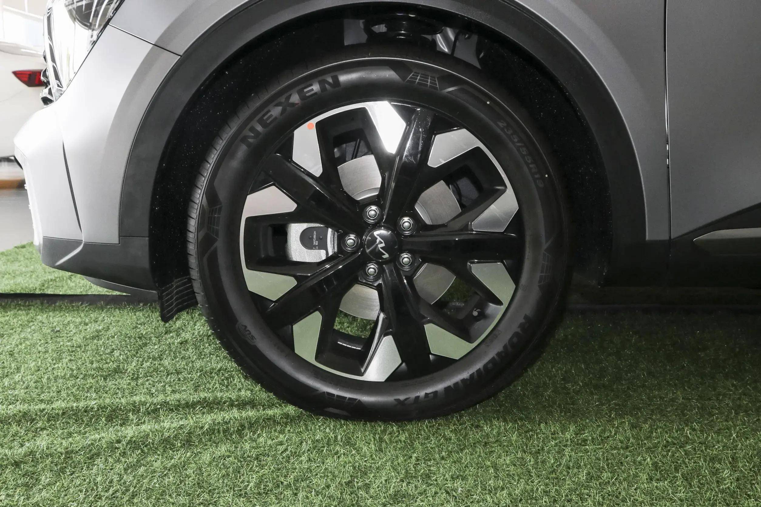 起亚品牌旗下的豪华SUV，狮铂拓界，配236Ps+8AT动力，配置可观_搜狐汽车_搜狐网