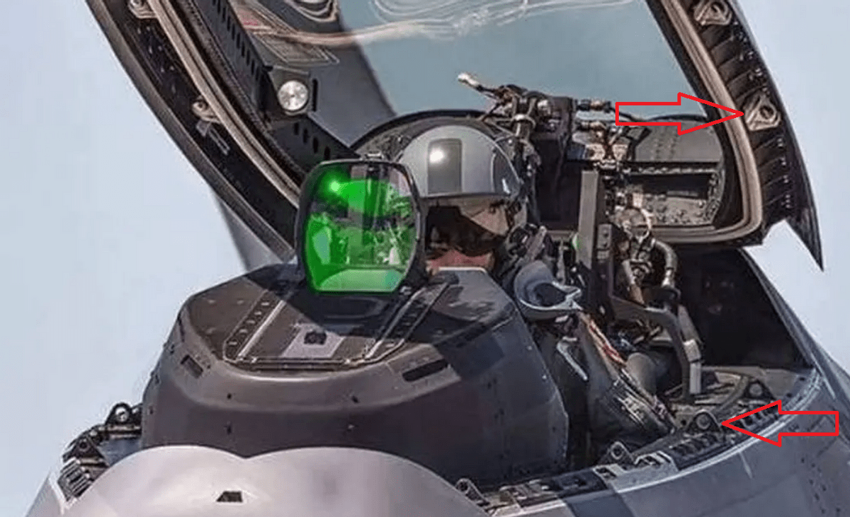 J20地面展示，座舱盖与众不同，这才是真4代机，类似结构只F22有_超音速巡航_战机_飞机