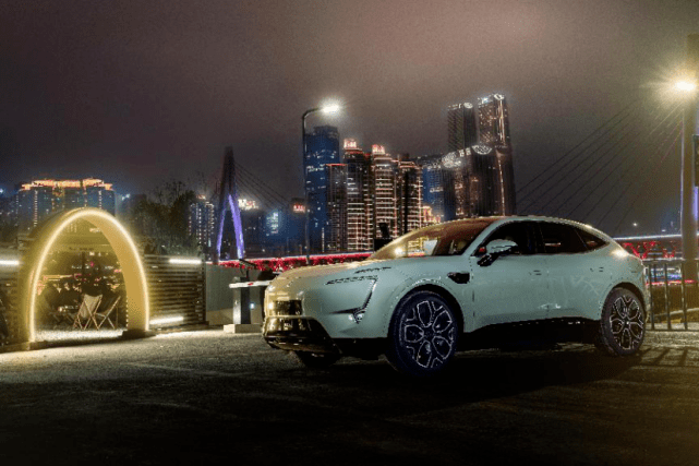 科技壁垒被打破，围观长安阿维塔11大战蔚来ES7、Model Y！_搜狐汽车_搜狐网