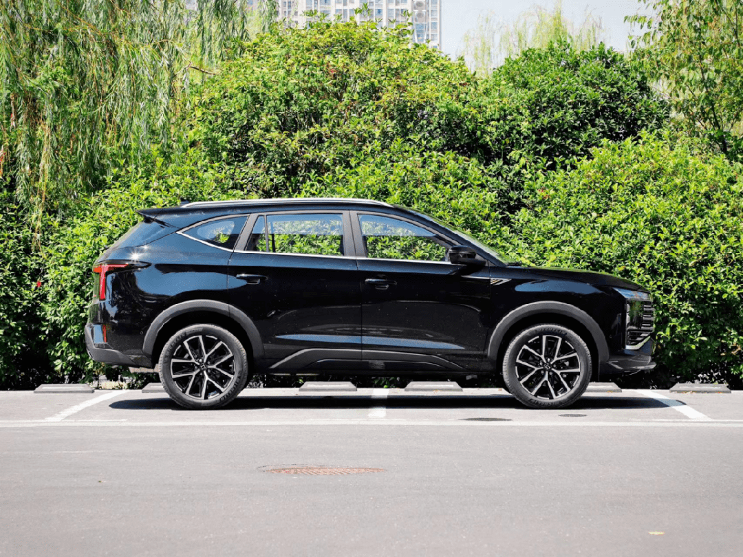 10万不到买国产中型SUV，轴距2830mm，7座大空间，家用必看！_搜狐汽车_搜狐网