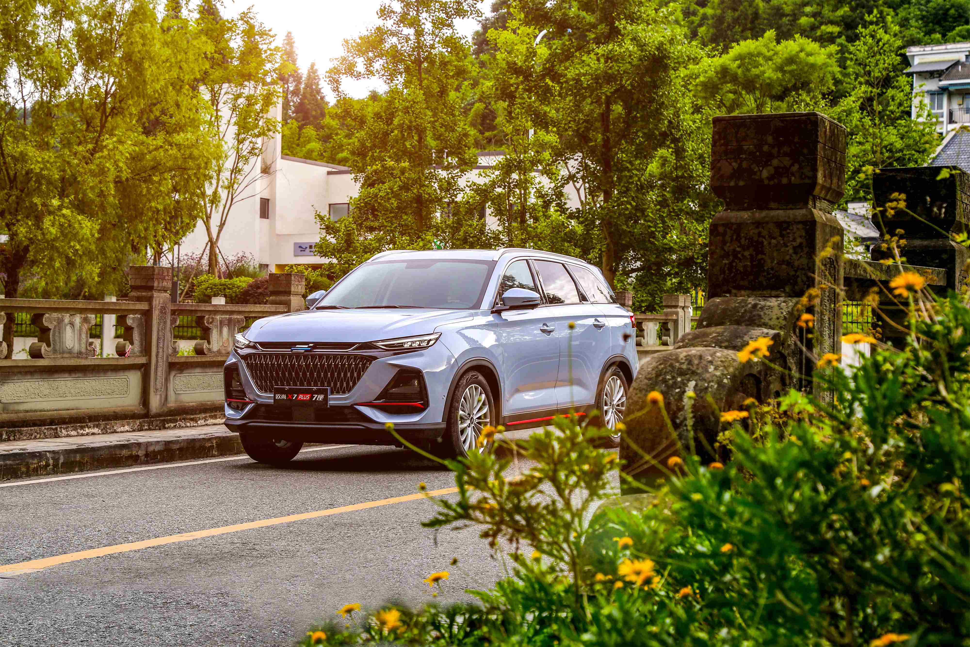 欧尚X7 PLUS对比哈弗H6，谁是更适合的10万SUV家用之选？_搜狐汽车_搜狐网