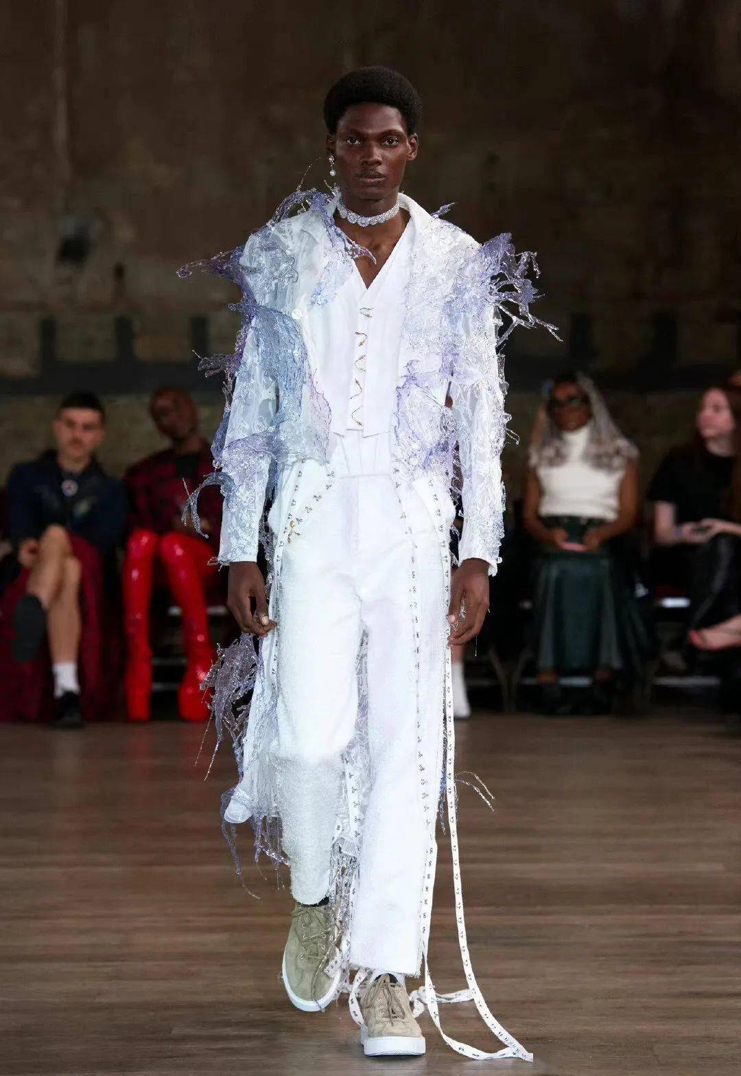 MITHRIDATE 和 mithworld 创始人谈：如何“以人为本”做好设计师品牌？【对话中国品牌主理人】音频实录_张婷_华丽志_姜菁