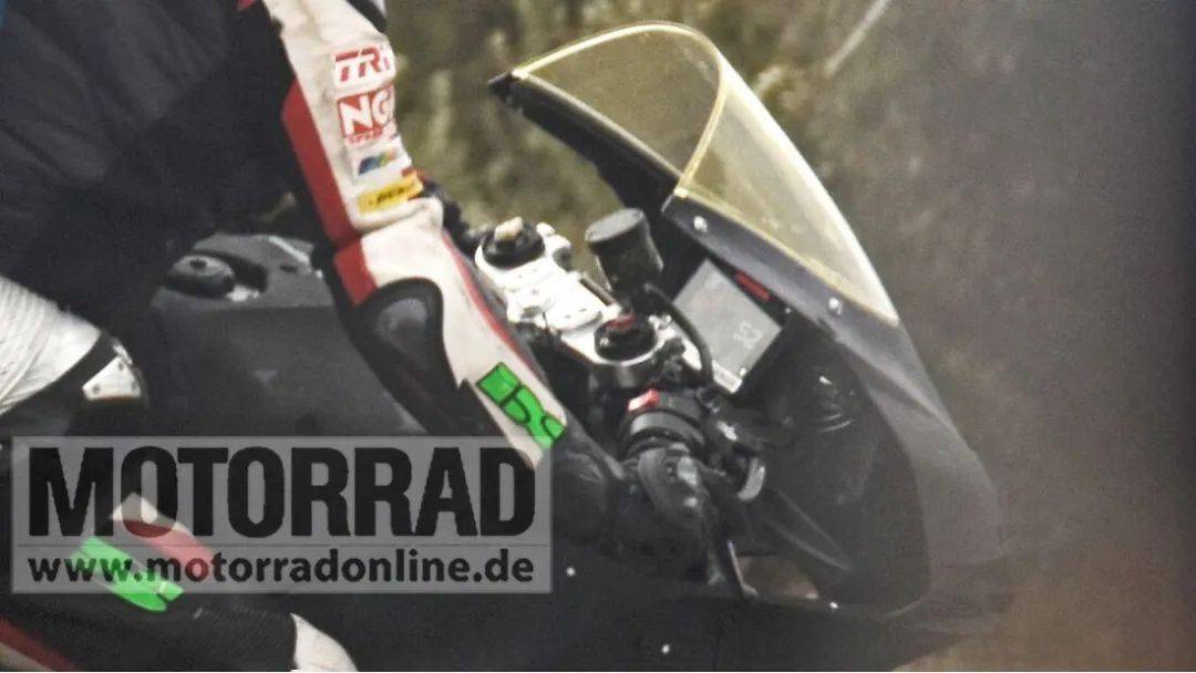 RC8C市售版？KTM公升级仿赛RC990路试曝光_搜狐汽车_搜狐网