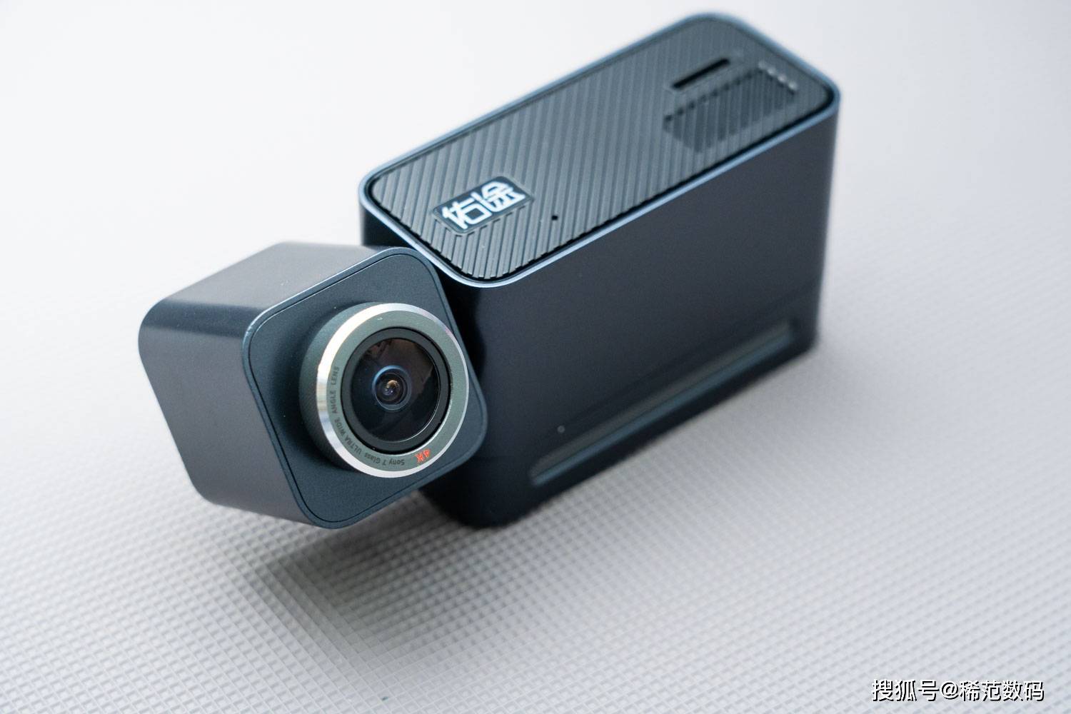 佑途C2M Pro评测：首款有3D动态显示屏的行车记录仪？_搜狐汽车_搜狐网