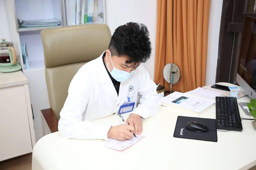 全国首例 | 1.5%米诺环素局部用泡沫剂ZILXI在博鳌一龄顺利完成首例用药，为玫瑰痤疮患者带来创新治疗新选择