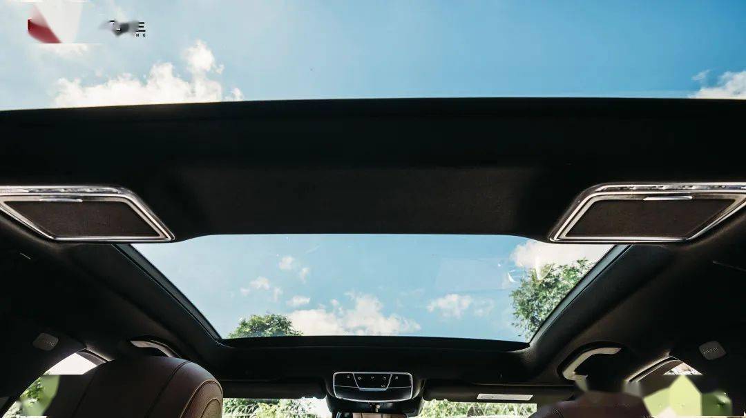 豪华D级轿车，开上它想低调都难，仅60多万，太值了！【奔驰S级 S320L 臻藏版】_搜狐汽车_搜狐网