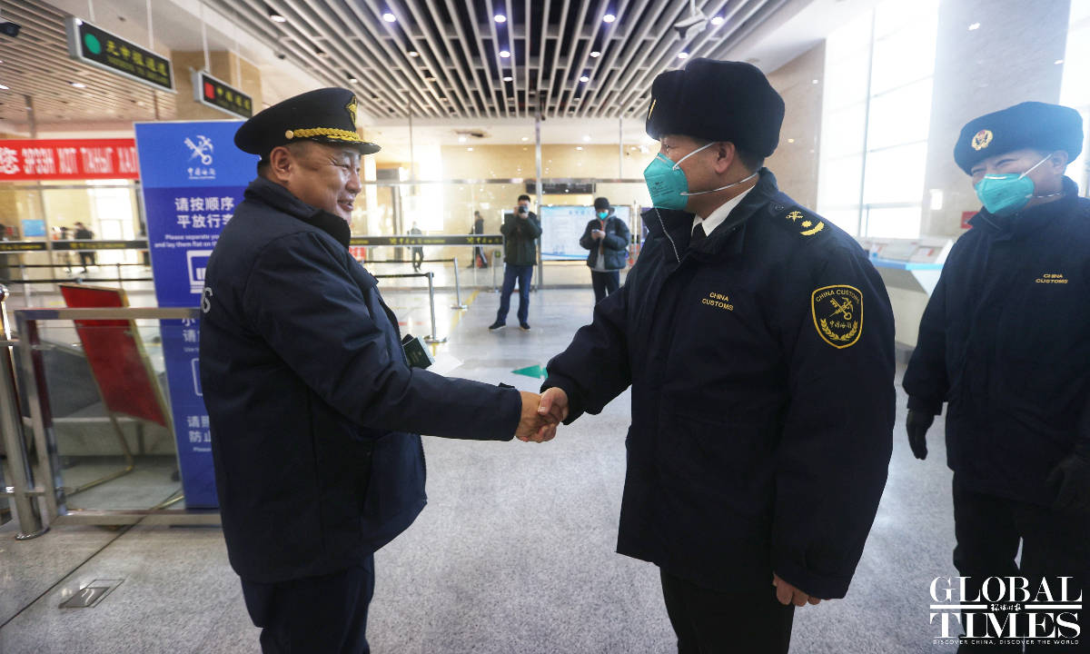 Erenhot Port on China-Mongolia border witnesses influx of passengers as ...