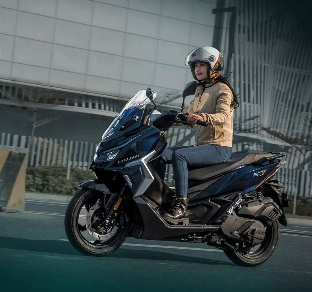 赛科龙150排量踏板RT1开启预定，越级动力，战力可期！_搜狐汽车_搜狐网