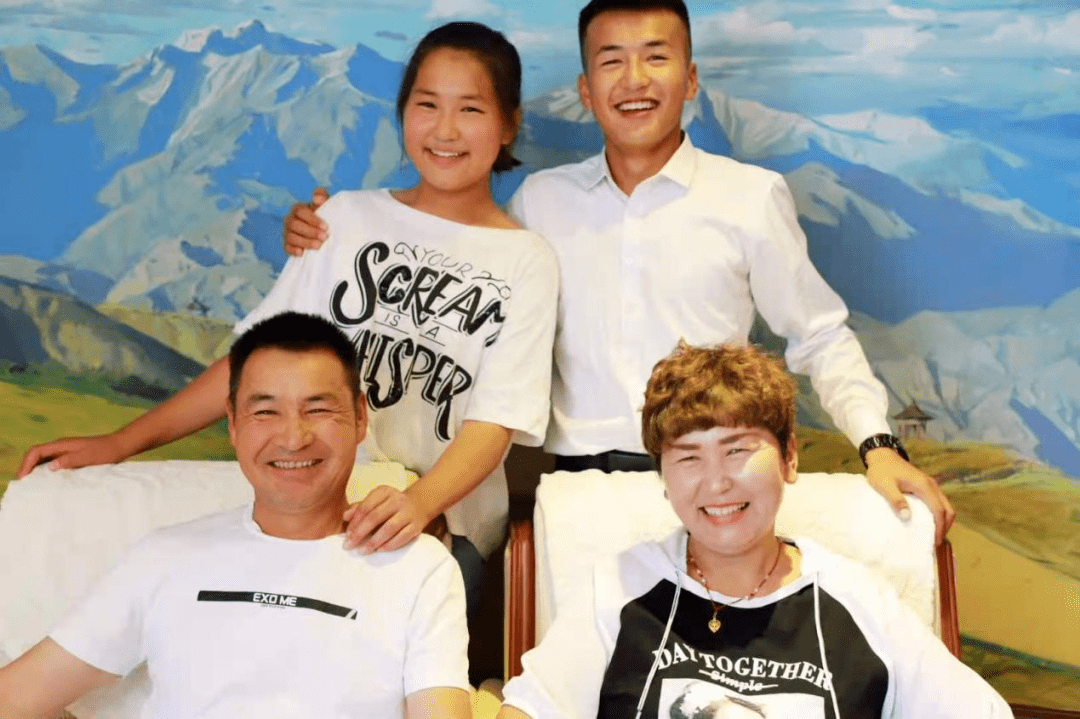 【石榴花·最美家庭故事站】2021年自治区最美家庭——巴叶家庭_生活_夫妻_牧家乐