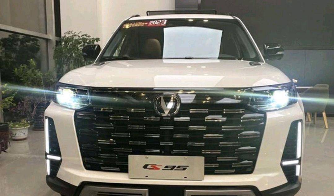 长安牌“探险者”来了，2023版CS95颜值飙升标配8AT，售价接地气_搜狐汽车_搜狐网