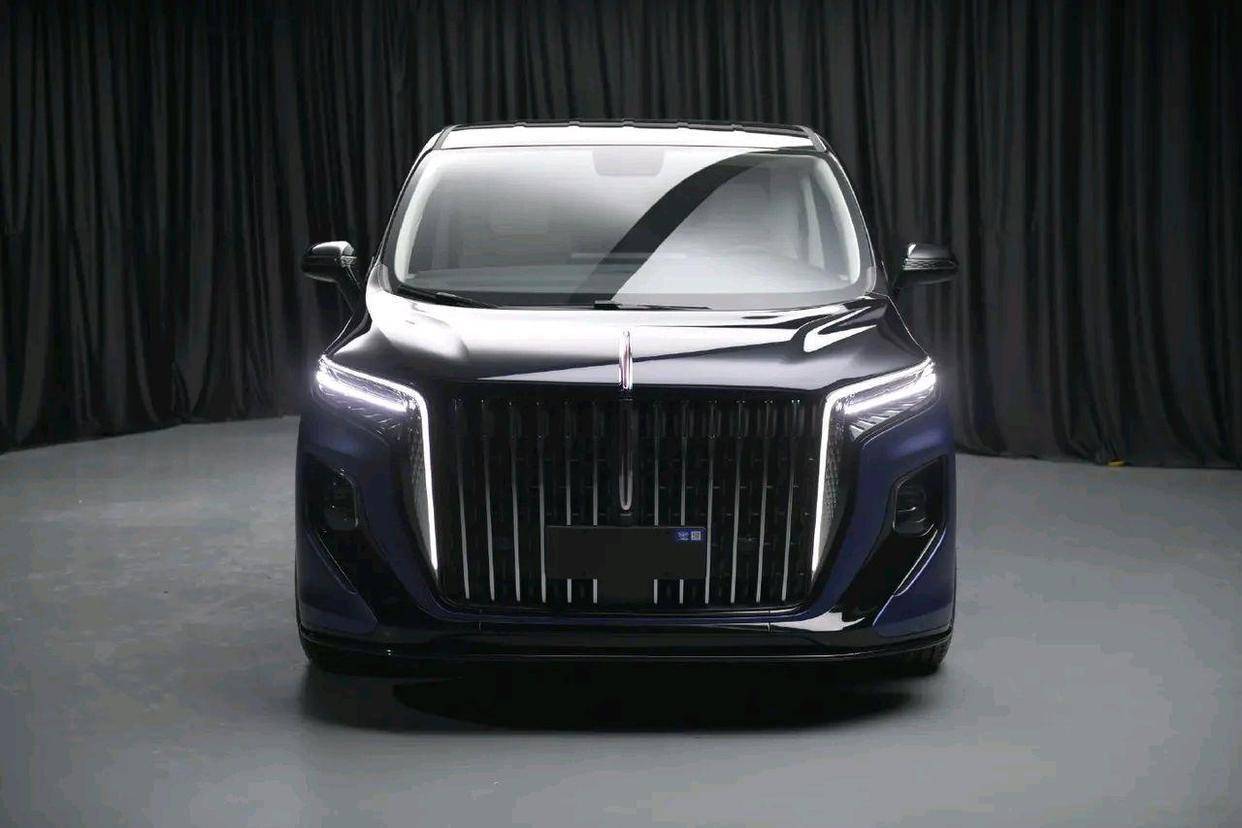 “四座版”红旗HQ9登场！豪华媲美埃尔法，后排航空座椅+40寸大屏_搜狐汽车_搜狐网