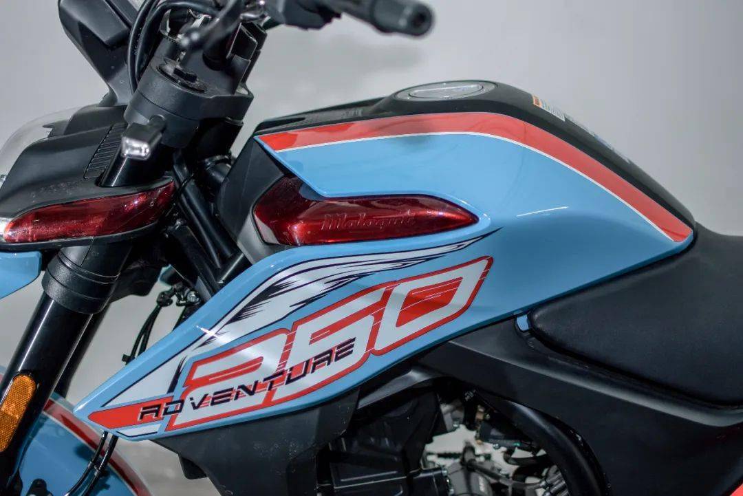 博采众长！熟悉的车架+熟悉的发动机+熟悉的减震=宗申马拉古蒂M250R_搜狐汽车_搜狐网