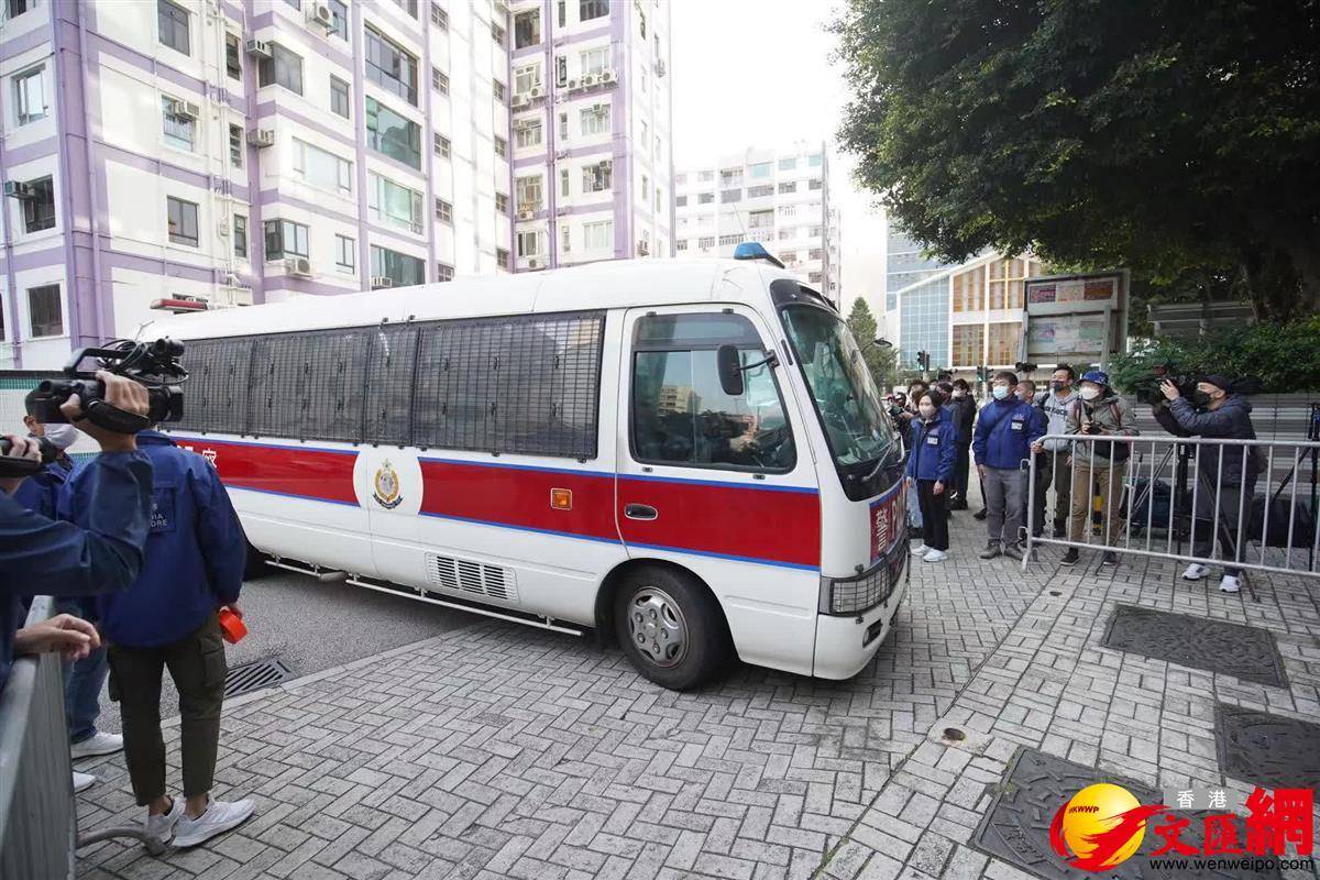蔡天凤遭碎尸案押至5月再审,其前夫另涉盗窃案明日受审 被告 邝港智 邝球