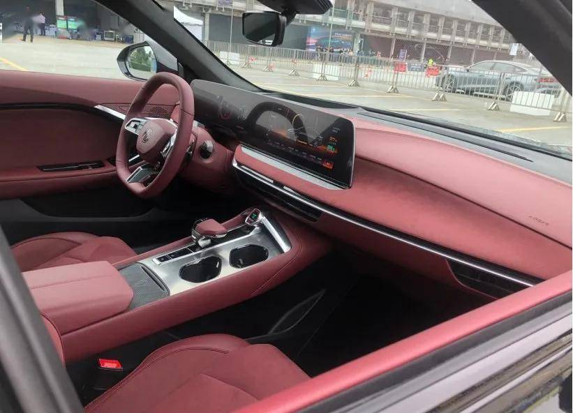 预计11.99万起售，名爵MG7实车到店，动力追平大众CC_搜狐汽车_搜狐网