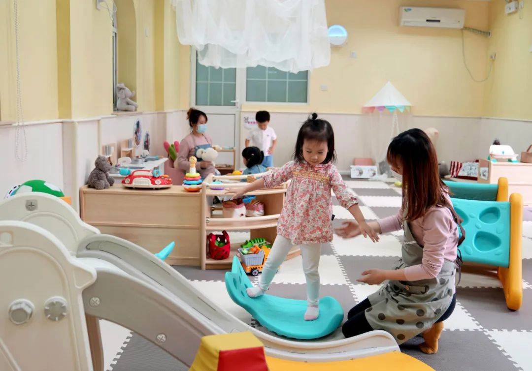 民生论谈丨家庭托育点能否破解双职工育儿难题服务婴幼儿问题