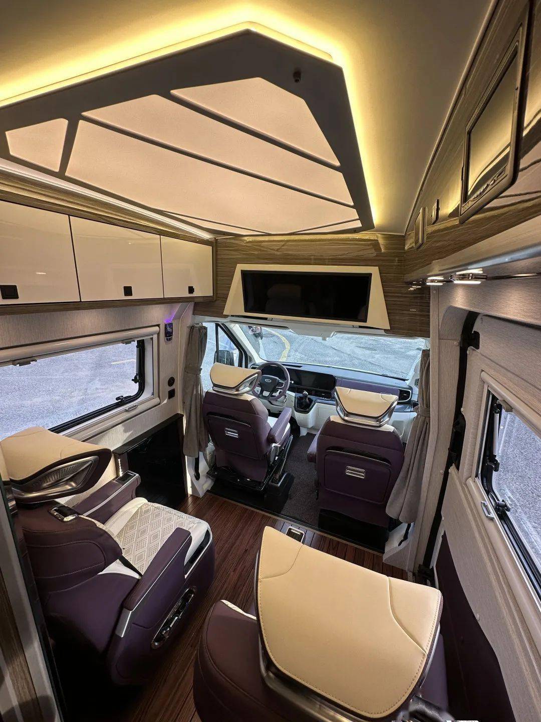 卫航B型新款黑豹来袭！福特V363底盘 2.3T+8AT 潮酷外观 不逊实力_搜狐汽车_搜狐网