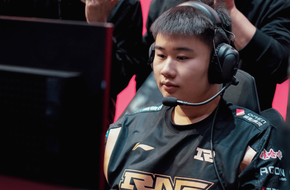 RNG淘汰TT挺进八强，Angel发声，Ucal深夜回应粉丝_Hoya_Wei_季后赛