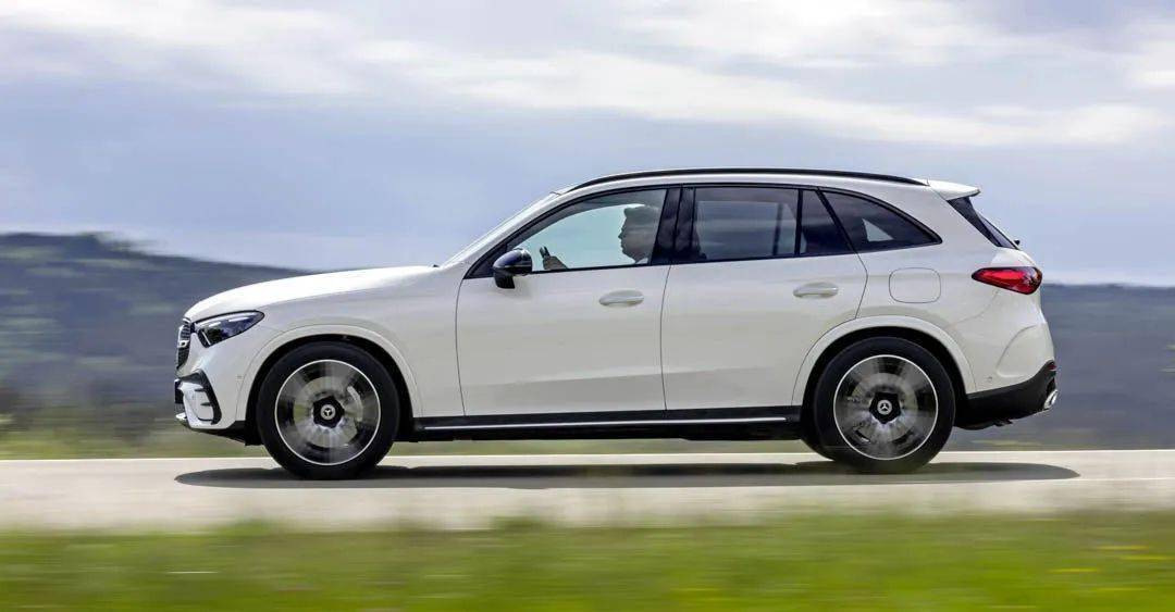 全新GLC最高涨5.6万！尺寸加长/7座/S级内饰 40万级最强？_搜狐汽车_搜狐网