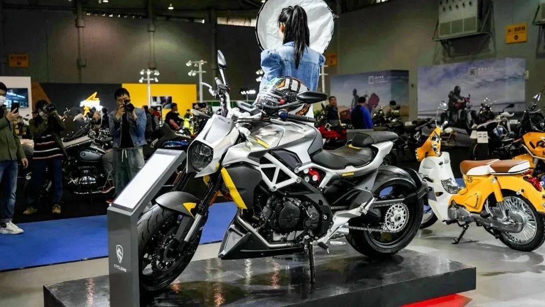 国产“大魔鬼”要来了，赛科龙RA900专利图曝光，量产车和概念车差距很大？_搜狐汽车_搜狐网