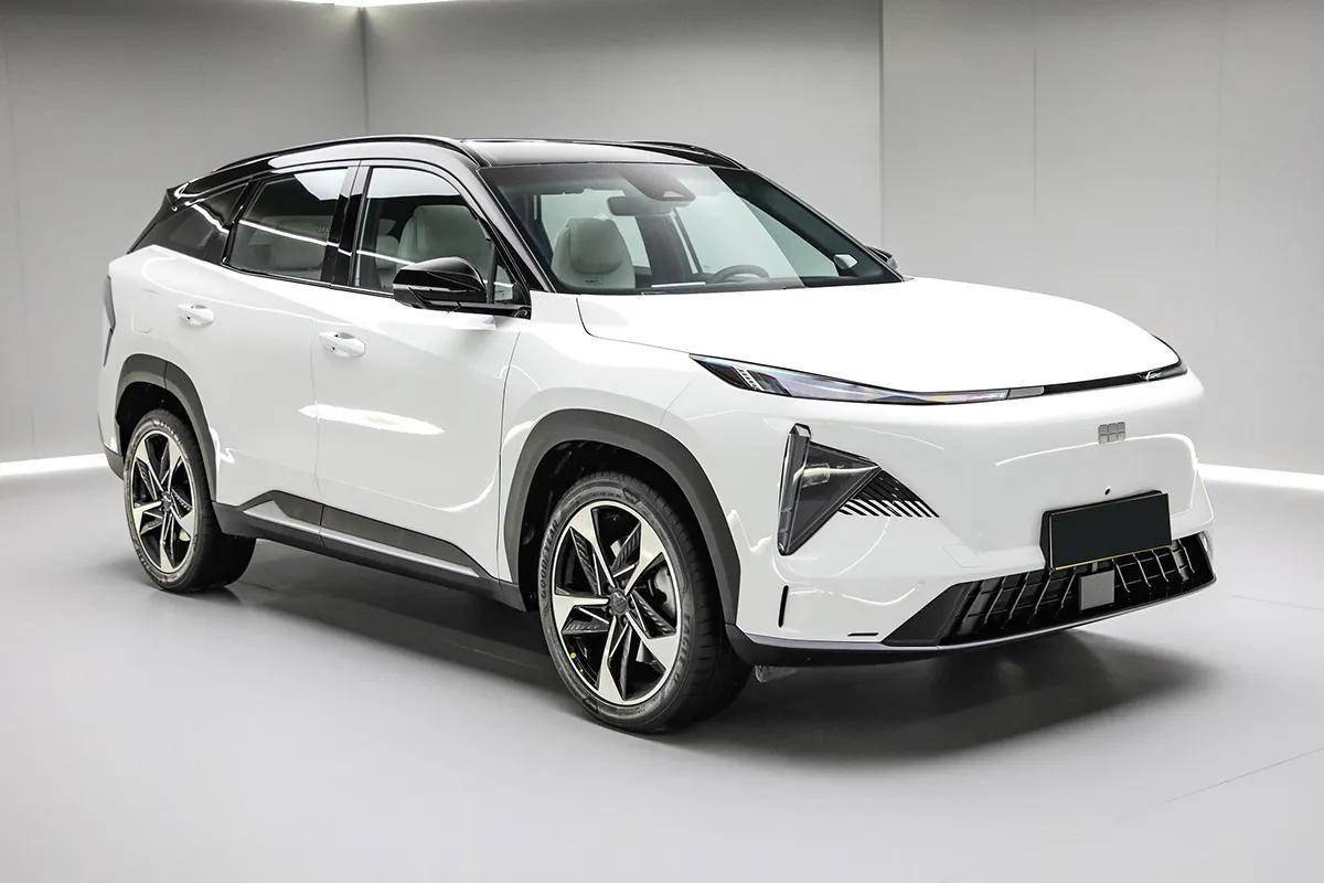 续航1400KM，外观酷似保时捷，新款吉利银河L7实车亮相_搜狐汽车_搜狐网