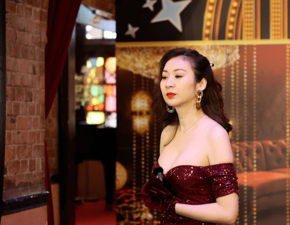 42岁TVB花旦爆同男拍档360度激吻！回味：都有一分钟_陈法蓉_姚子羚_杨明