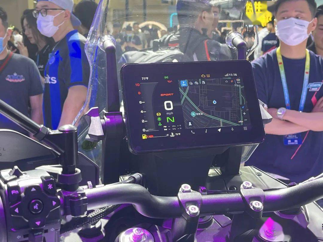 新增TCS，售价58680，春风2023款800MT正式发布，_搜狐汽车_搜狐网