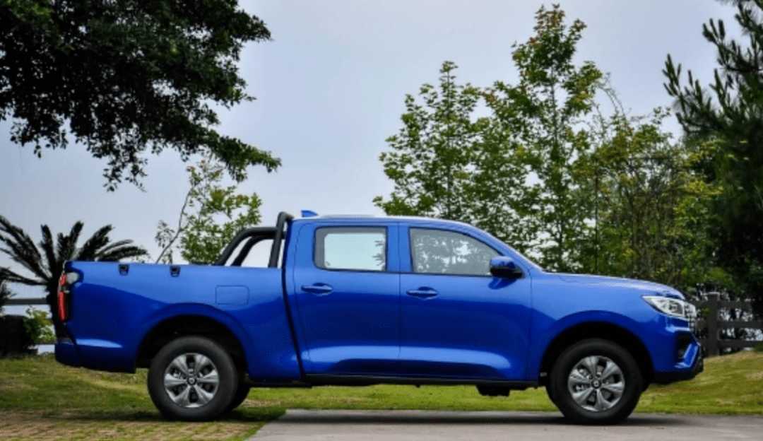 车长5米多，2.0T+8AT，11万就能买！_搜狐汽车_搜狐网