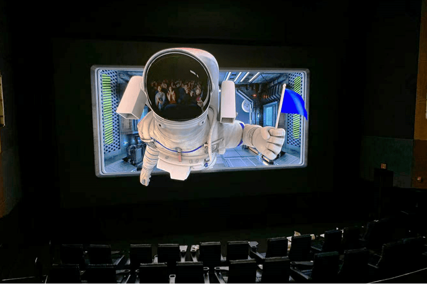 聚积科技联手时代华影打造裸眼3D LED电影屏_HeyLED_高亮度_观众