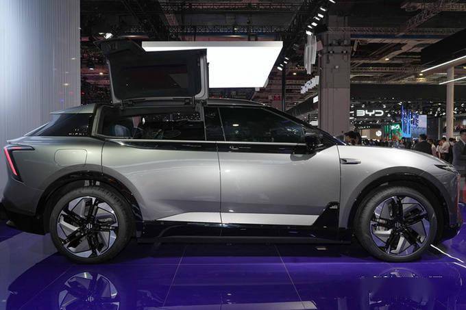 高合HiPhi Y六月上市！配展翼车门 或售36.9万起_搜狐汽车_搜狐网