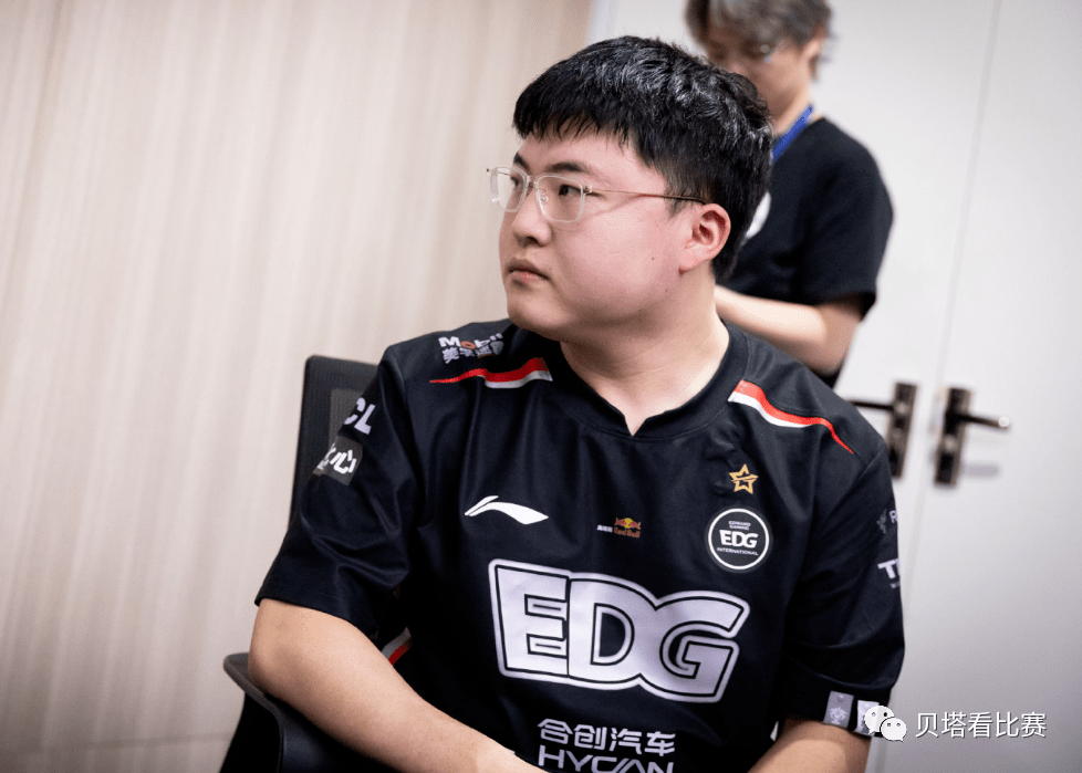 太拼了！Uzi一夜没睡！EDG败给RNG后，他通宵Rank至早上8点_leave_比赛_排位