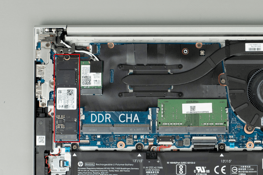 小巧身材，细节满满，HP EliteBook 630 G10 拆机大解密！_机身_屏幕_内存