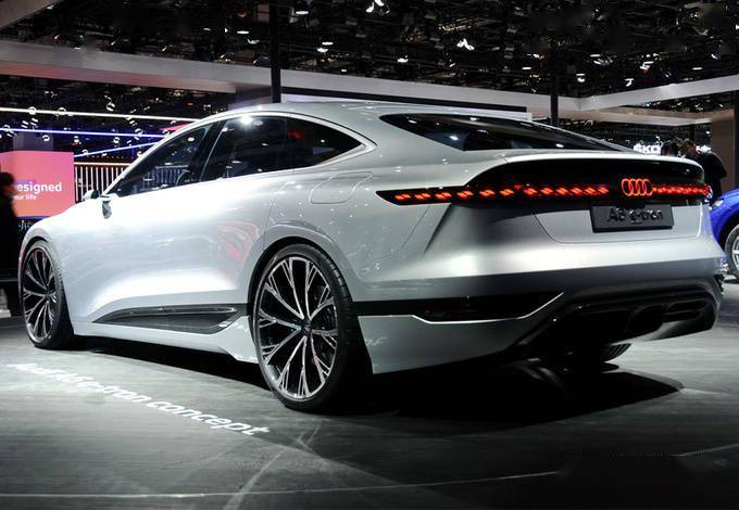 智己L7“换壳”奥迪全新一代A6L！国产车身尺寸加长_搜狐汽车_搜狐网