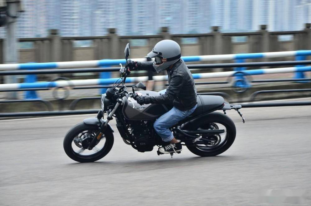 复古“万金油”——高金GK400动态评测_搜狐汽车_搜狐网