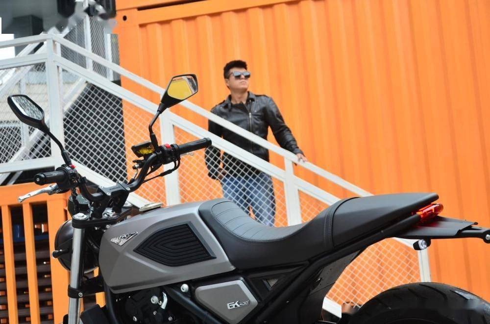 复古“万金油”——高金GK400动态评测_搜狐汽车_搜狐网