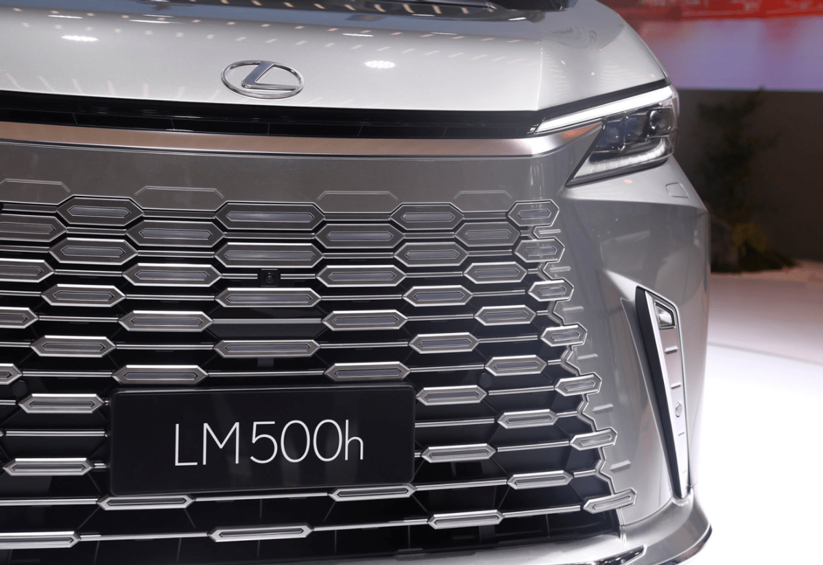 全新雷克萨斯LM 350h七座隽雅版上市 售119.9万元_搜狐汽车_搜狐网