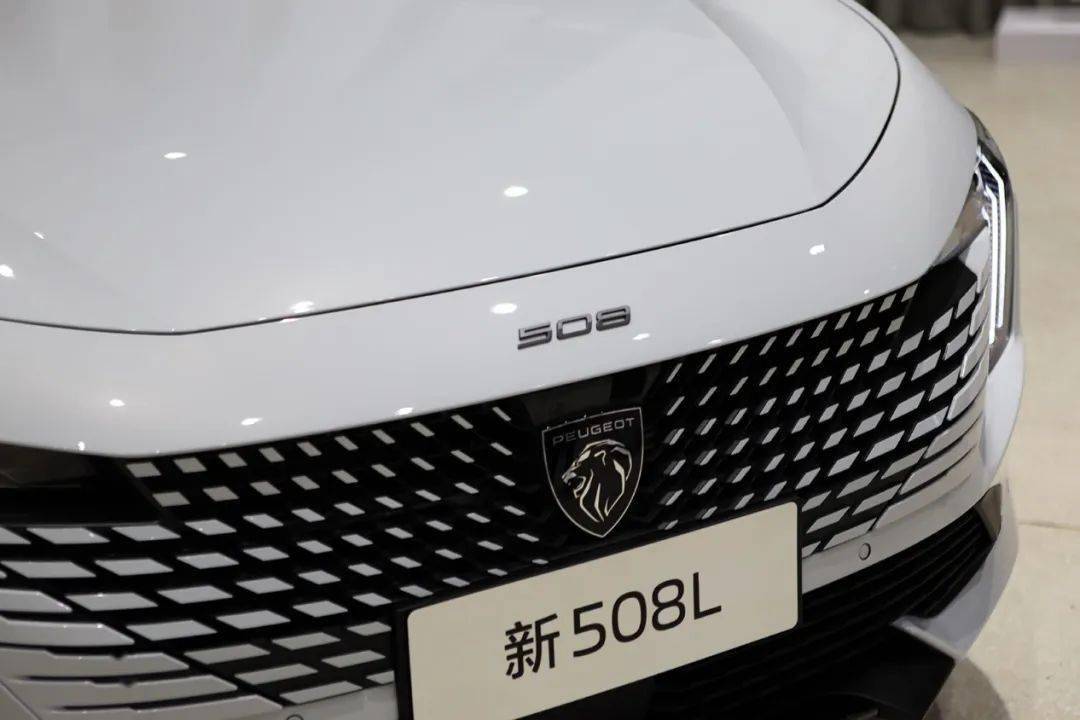 新款东风标致508L实拍：前脸变化大，尾箱是亮点？_搜狐汽车_搜狐网