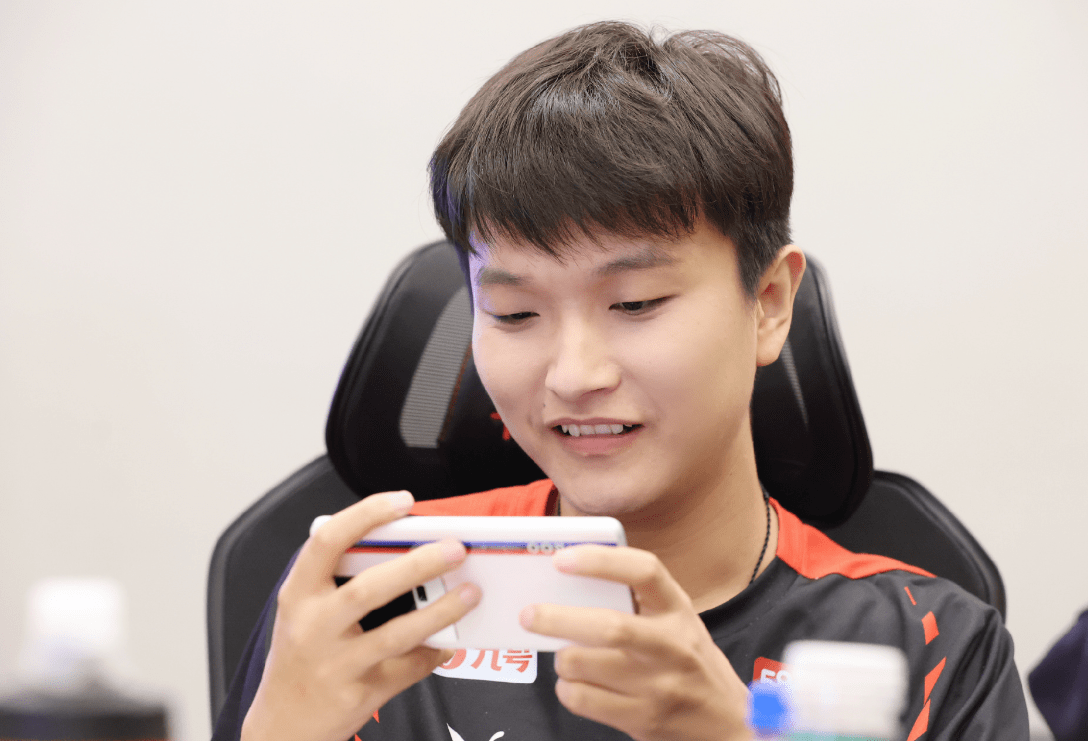 AG惨遭狼队零封，轩染再次临危受命，cat状态全无，bao在搞什么？_鲁班_技能_心态