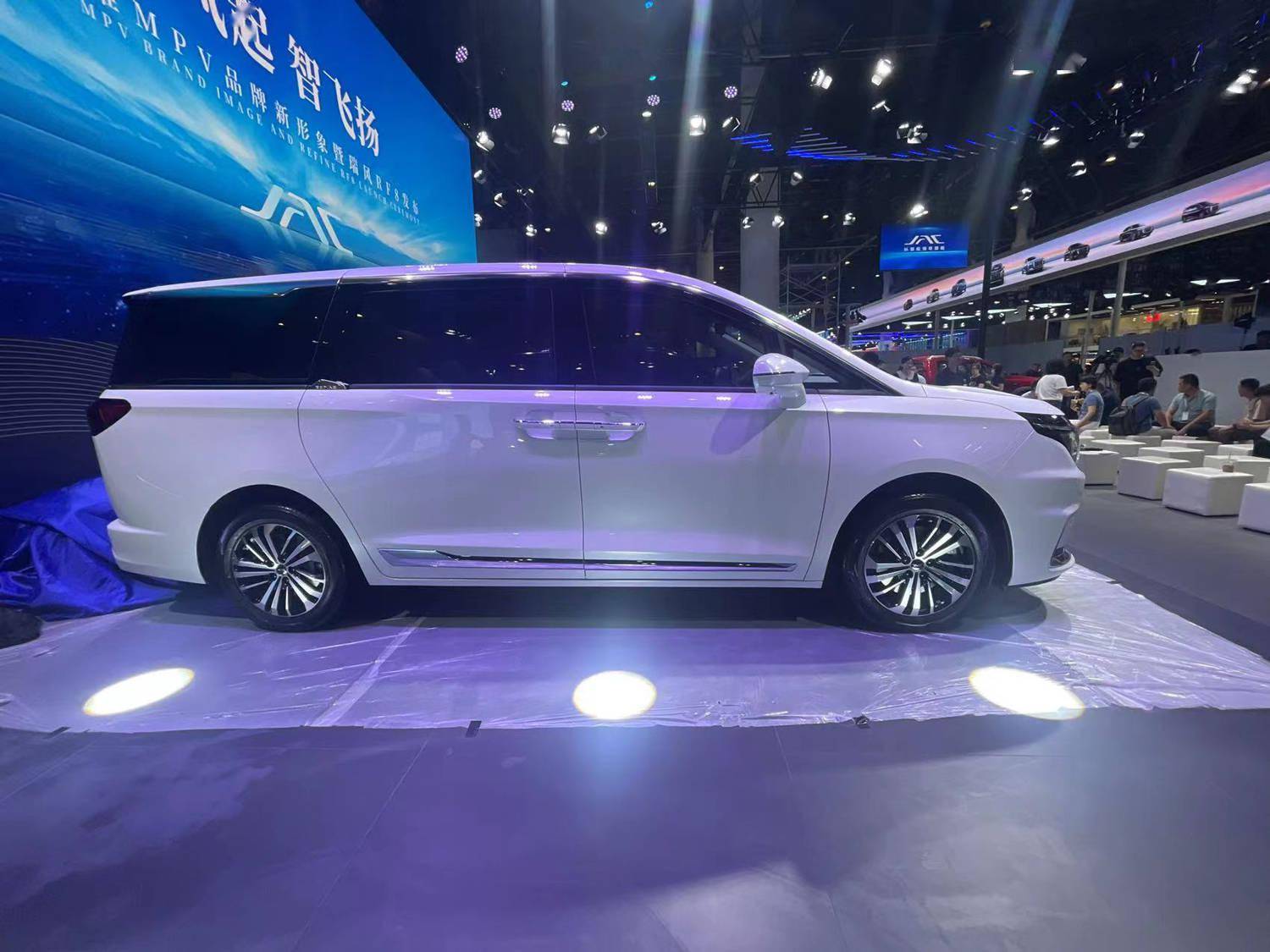 江淮瑞风RF8亮相 提供两种动力/动力配置有看点_搜狐汽车_搜狐网