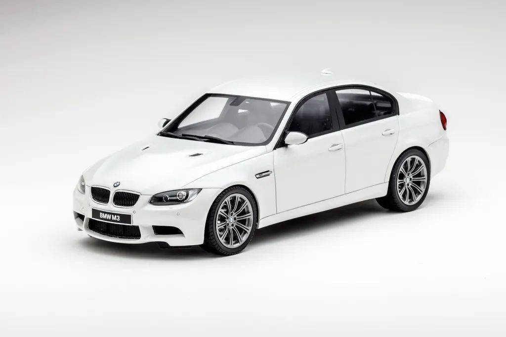 罕见的4门M3 E90，GTS 1/18树脂模型试玩_搜狐汽车_搜狐网