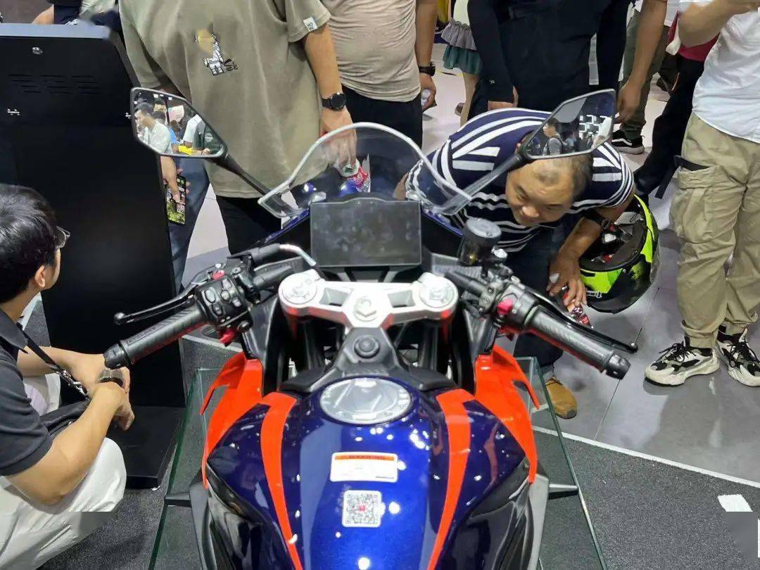 本田650第N+1个兄弟也来了，赛科龙四缸跑车RC680R正式亮相_搜狐汽车_搜狐网