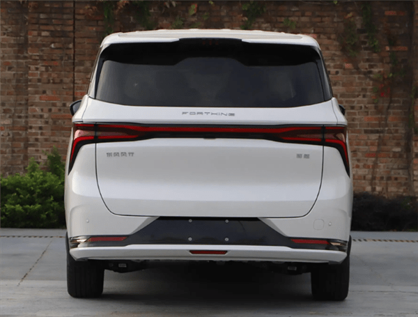 又一中大型MPV即将上市：东风风行游艇V9曝光 提供1.5T插混系统_搜狐汽车_搜狐网