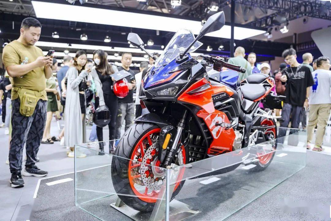 赛科龙四缸RC680R、600三剑客，宗申玩乐150mini等多款车型亮相_搜狐汽车_搜狐网